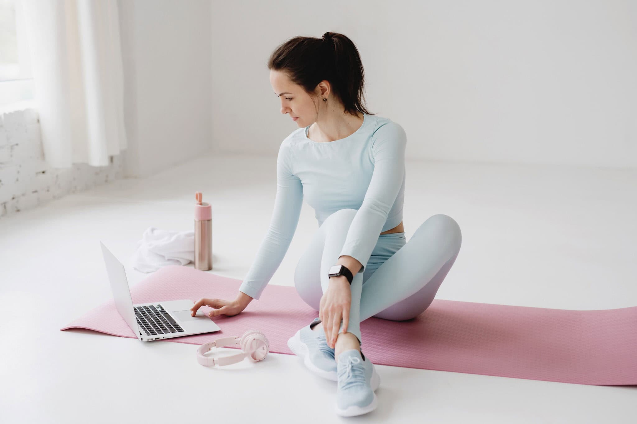9 Simple Secret Steps to Sticking to Your Goals